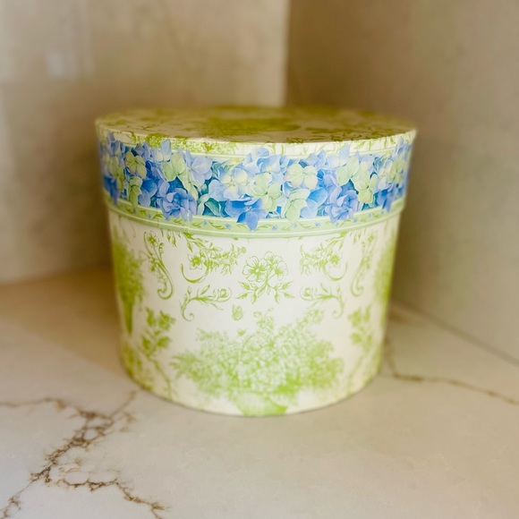 Lady Jayne | Storage & Organization | Lady Jayne Round Storage Box ...